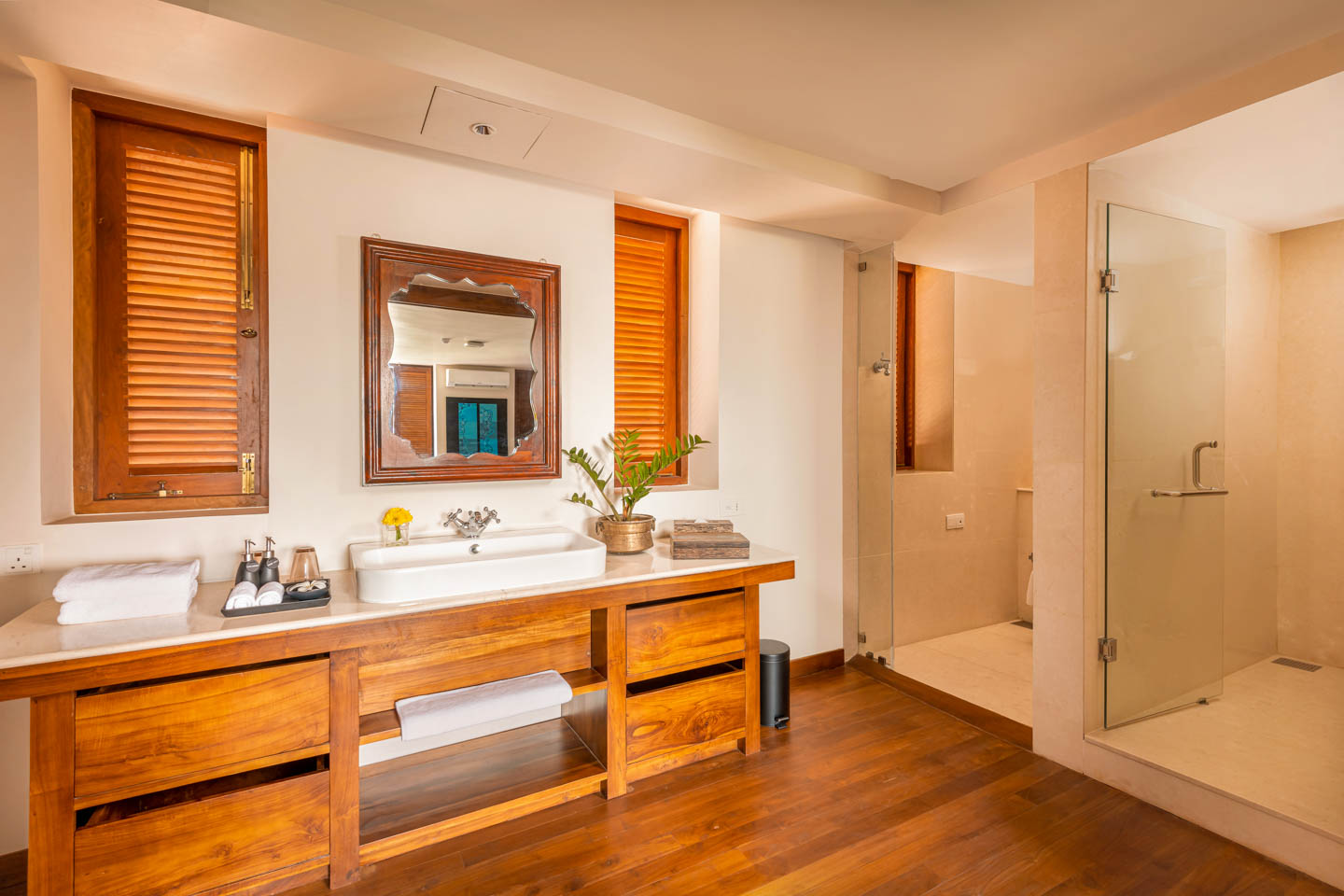 Ishq Colombo | Ceylon Haven | Best Rates Available