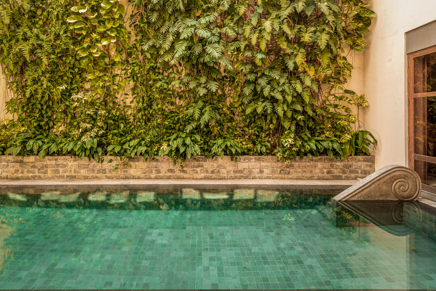 Ishq Colombo | Ceylon Haven | Best Rates Available