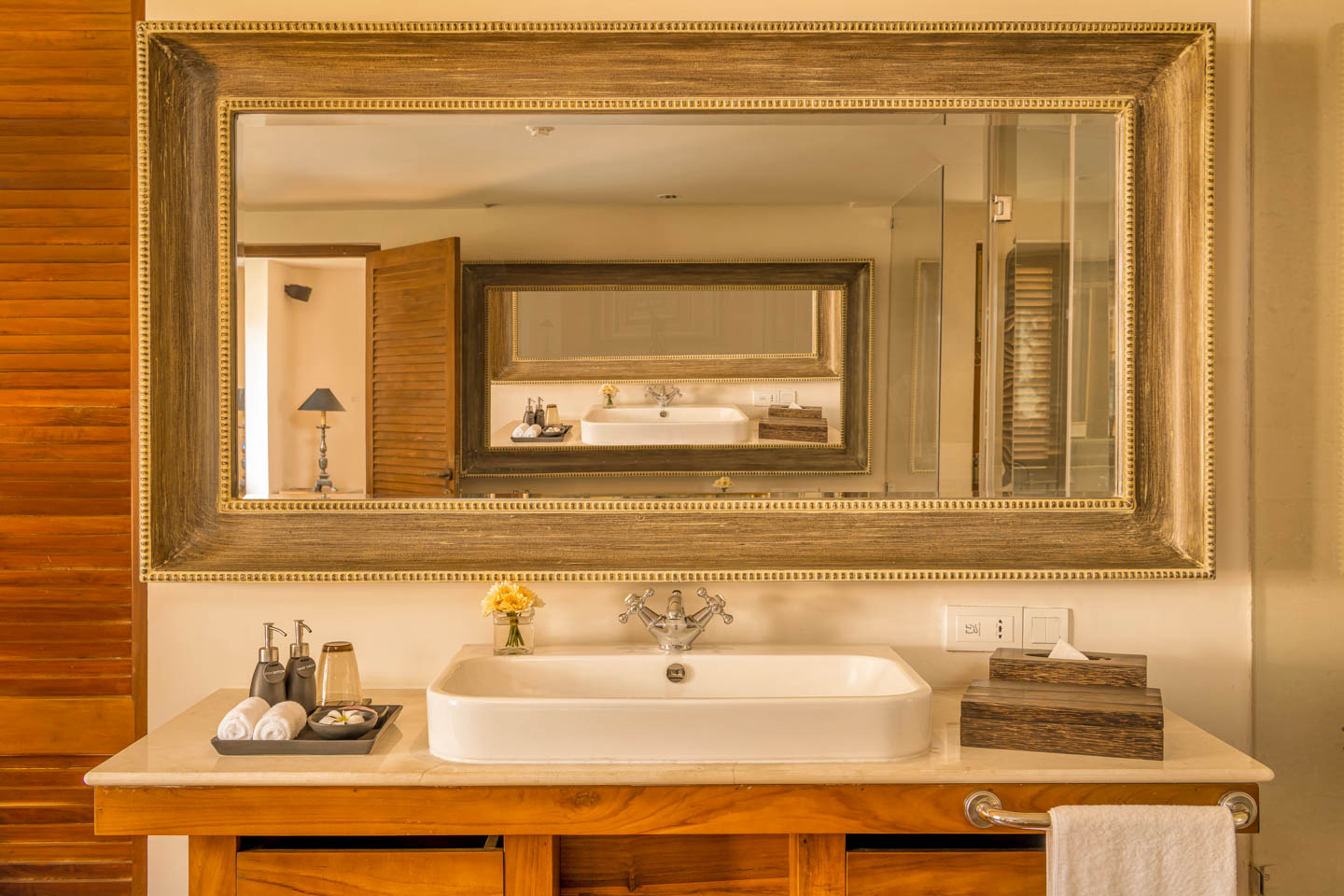 Ishq Colombo | Ceylon Haven | Best Rates Available